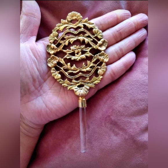 Guildcrest | Accents | Vintage Guildcrest 24kt Goldplated Ormolu Amber ...